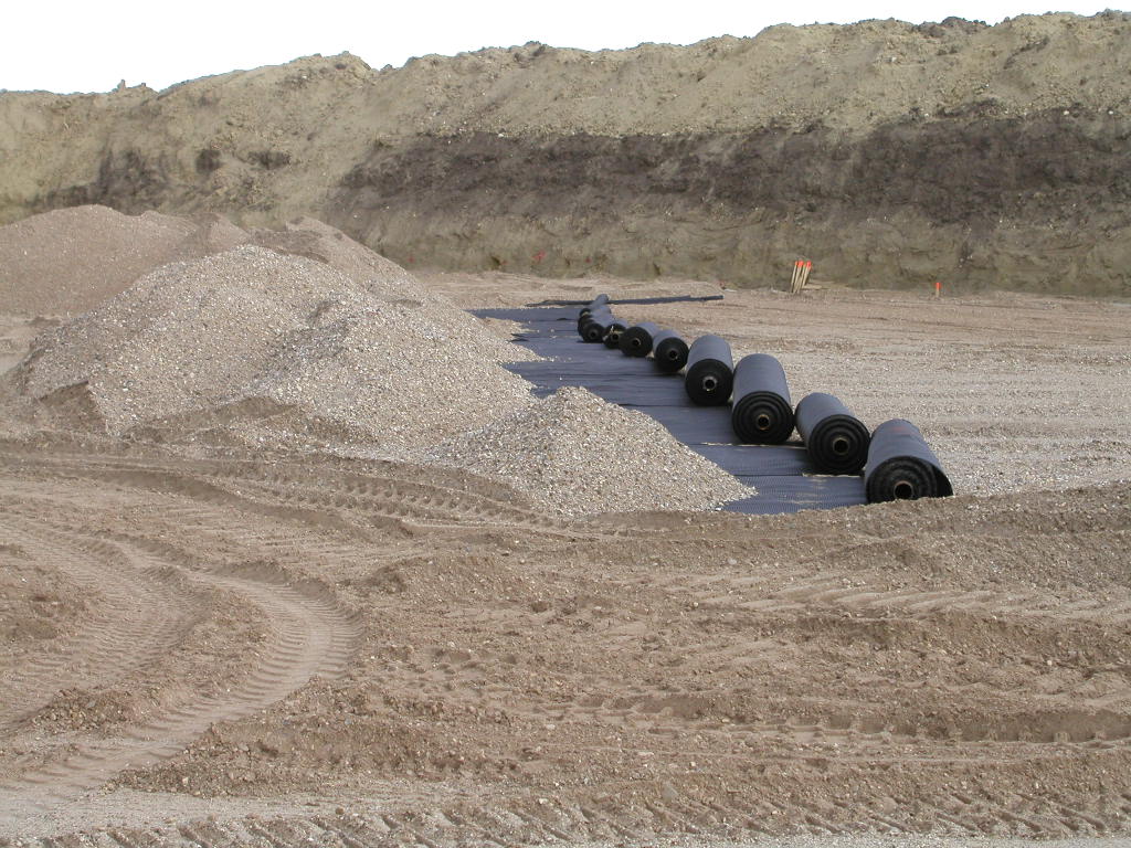 Fortrac geogrid for reinforcement of soils with low bearing capacity